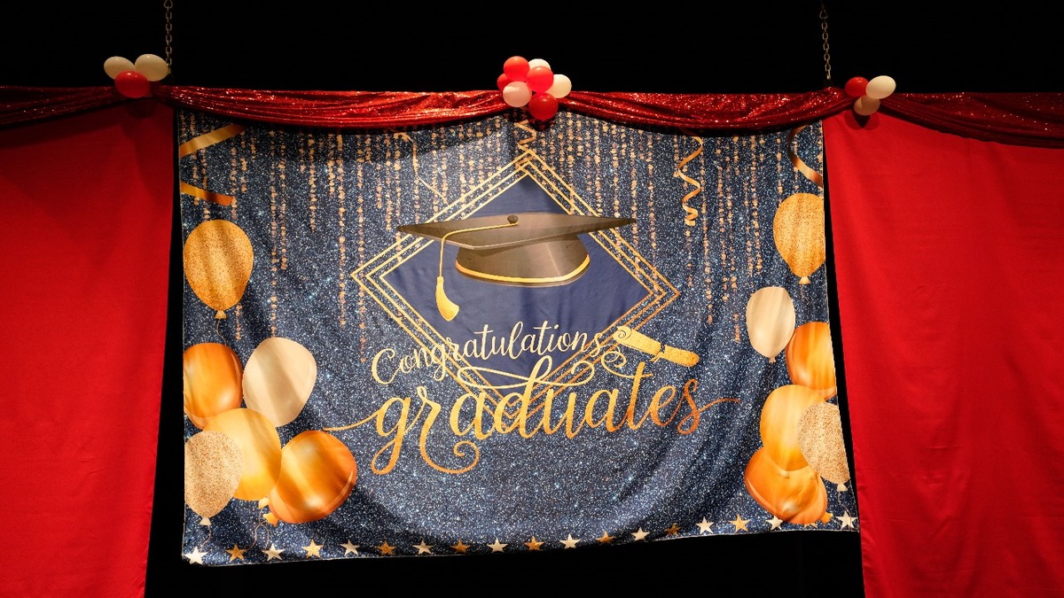 Caps, Gowns, and Cameras: 4 Tips for an Exciting Graduation Celebration ...