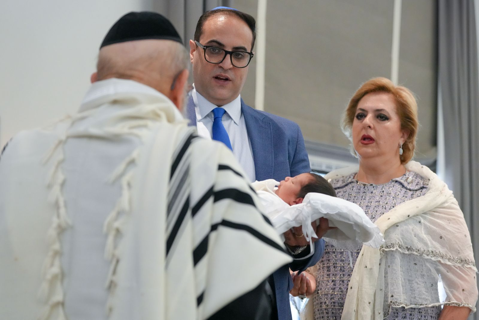 Bringing Families Together: The 4 Important Benefits of Live Streaming ...